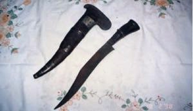 Hal 2 : Kunai Lagi Heboh, Ini Senjata Tradisional Kepulauan Riau