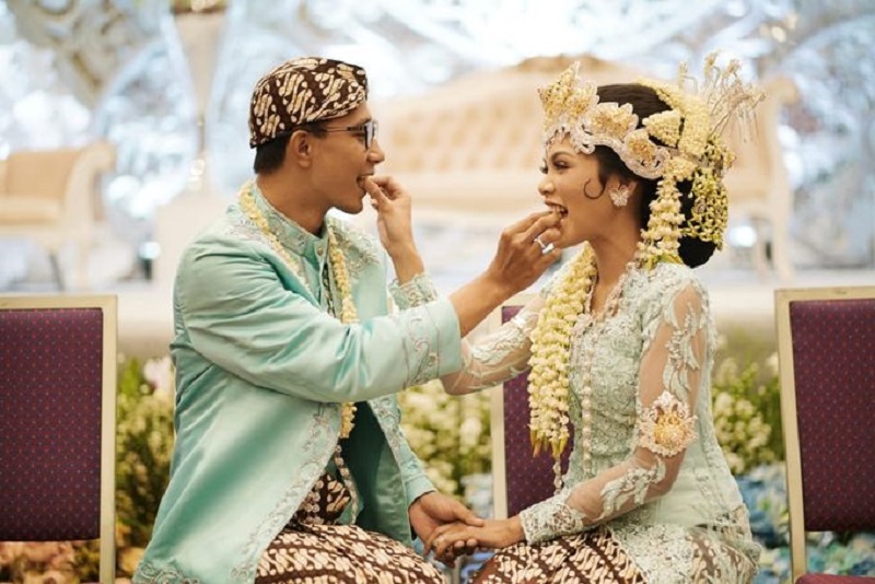 Adat Sunda Yang Bernafaskan Islam - Upacara Adat Sunda Telp : 0822-1373 ...