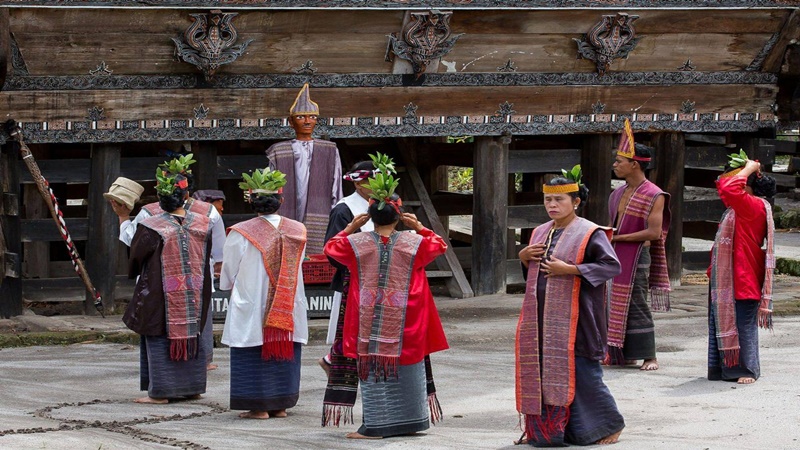 Mengenal Suku Batak, Etnisnya Hotman Paris